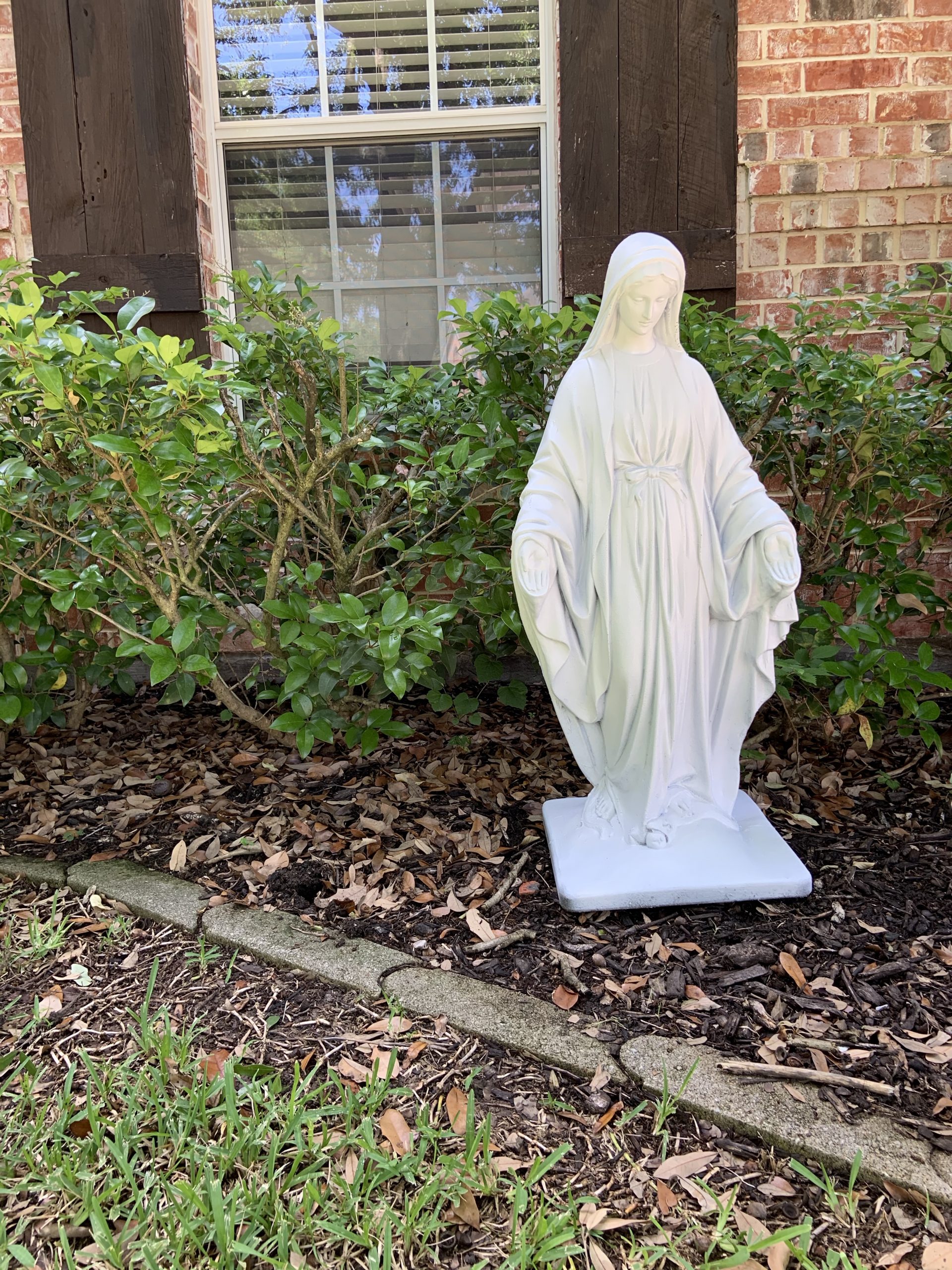 DIY stone Blessed Mother: 5 minute makeover | Aberle Design Co.